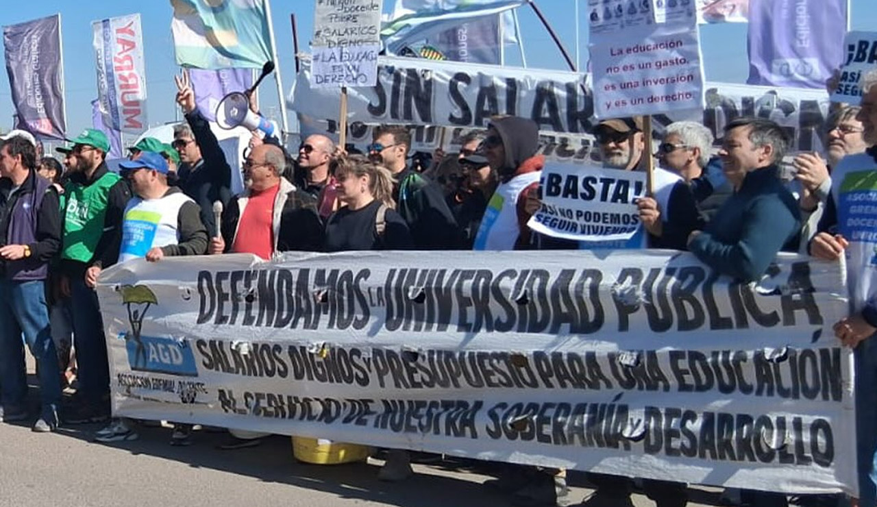 Este martes habrá paro docente en la UNRC - Radio UNRC