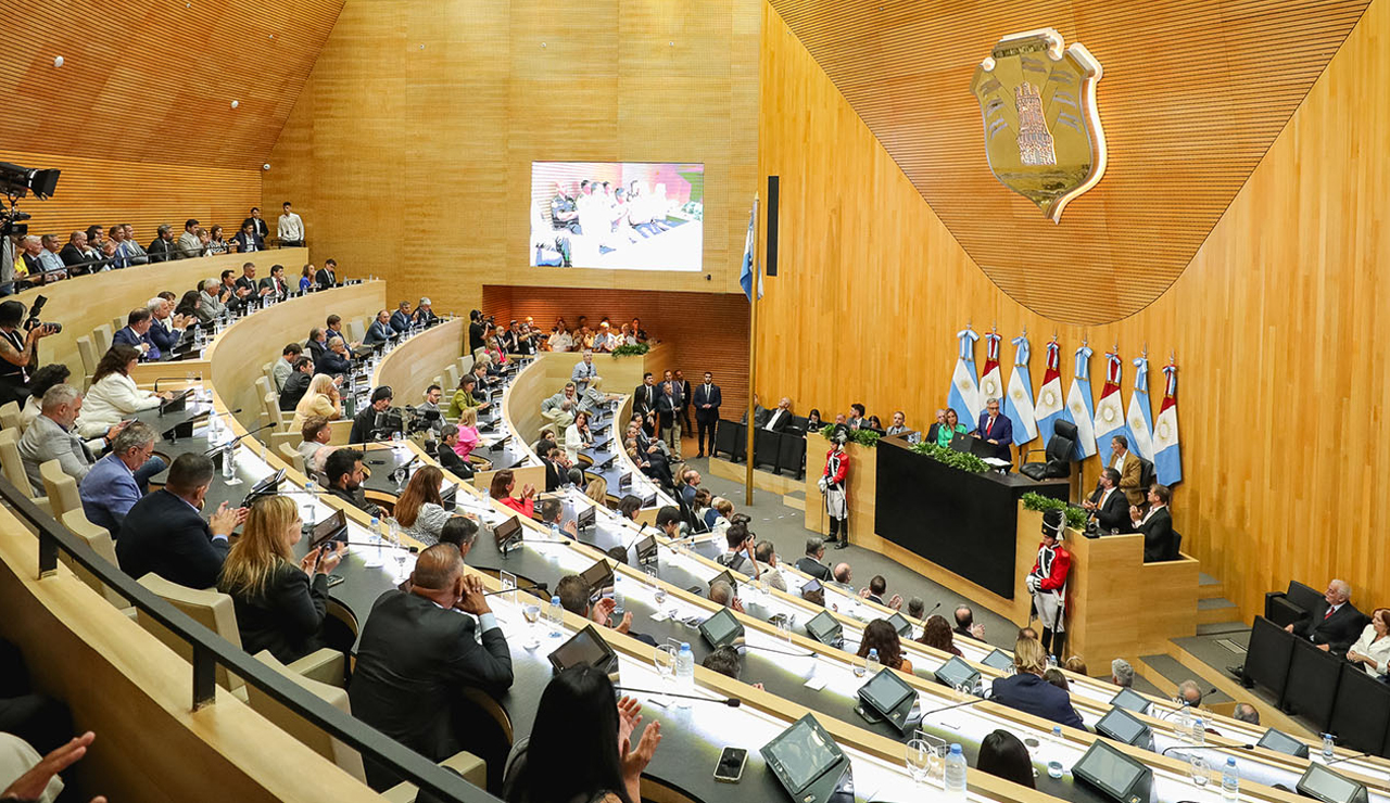 Bloques opositores piden que sesione la Legislatura, pero el ...